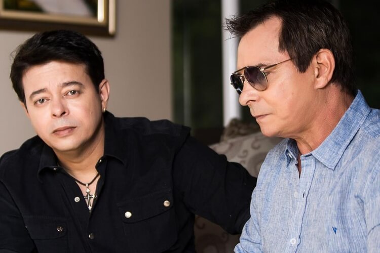 Ataíde e Alexandre cantam sucessos no Domingo Espetacular - Sertanejo ...